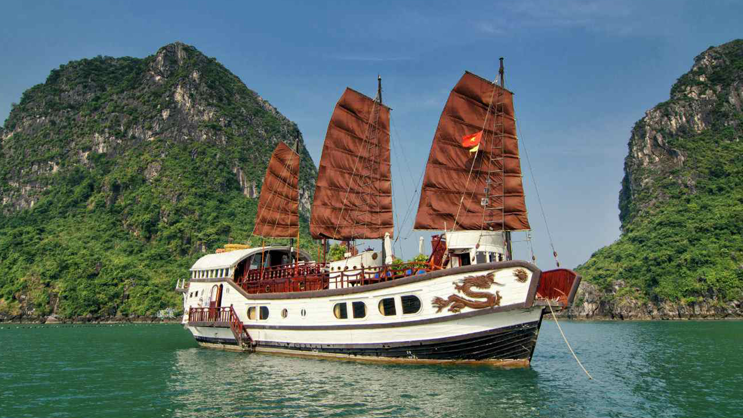 Red Dragon Junk Cruise | Luxury Hotel In Asia